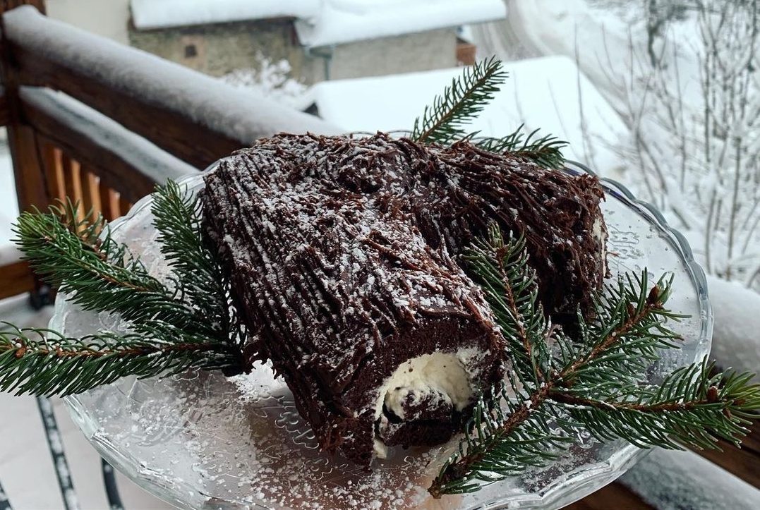 The Christmas chocolate log recipe by chef George - F&P Travel - The ...